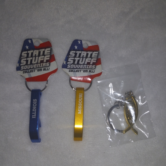 Accessories | 3 Key Chains Souvenirs With Missouri Illinois And Jesus ...